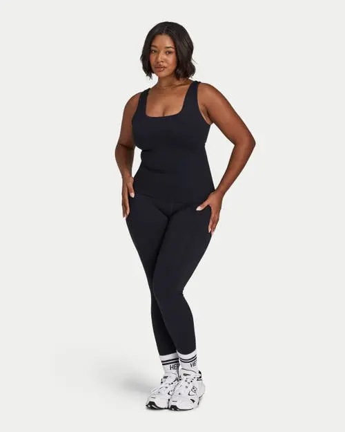 HERA Essential Scoop Neck Fitted Vest - Black