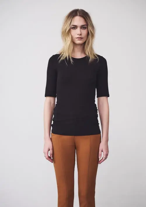 ARTEMIS DICIERO Giselle Tee - Black