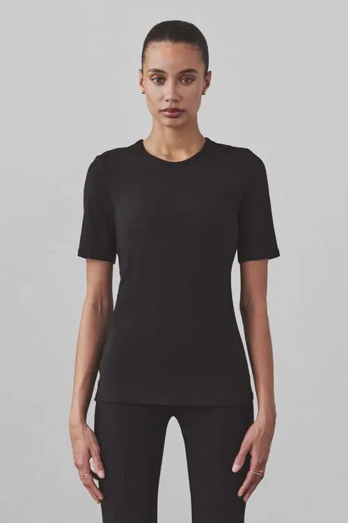 ARTEMIS DICIERO Giselle Tee - Black
