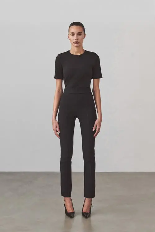 ARTEMIS DICIERO Giselle Tee - Black