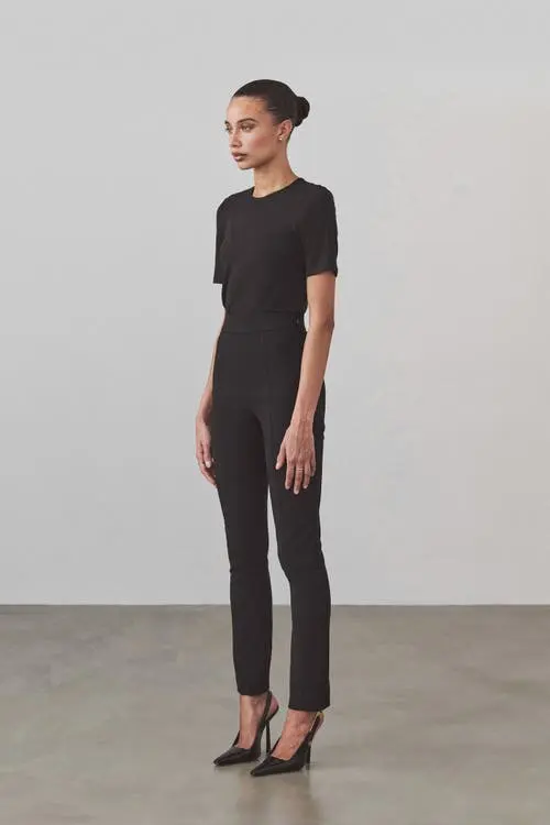 ARTEMIS DICIERO Giselle Tee - Black