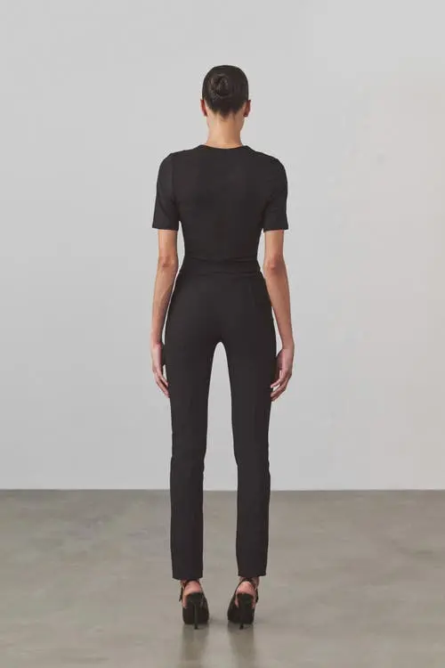 ARTEMIS DICIERO Giselle Tee - Black