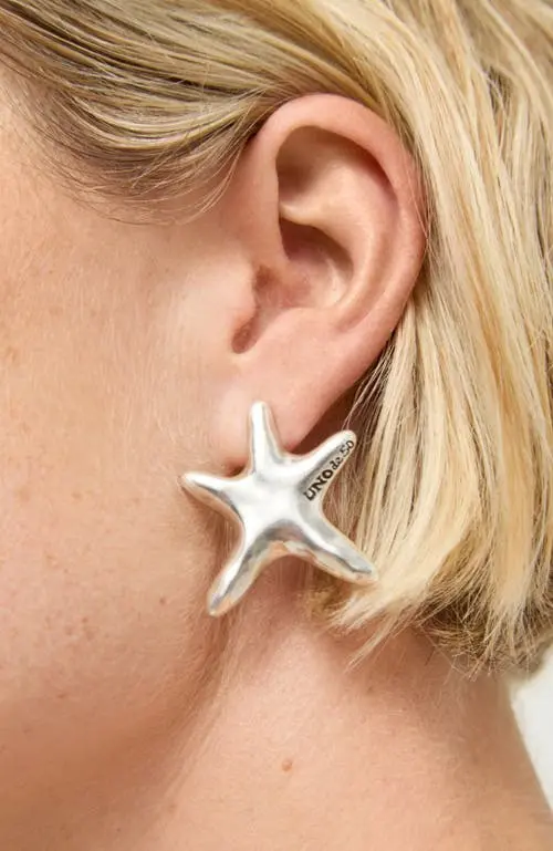 UNODE50 Medium -tone Star Earrings