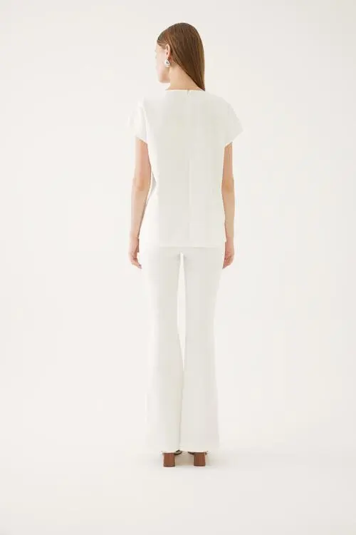 EXQUISE Embroidered Detail Crew Neck T Shirt