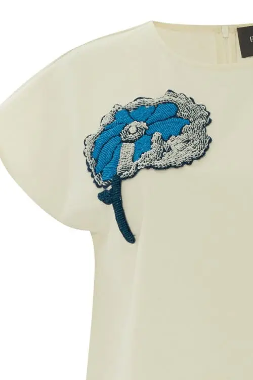 EXQUISE Embroidered Detail Crew Neck T Shirt