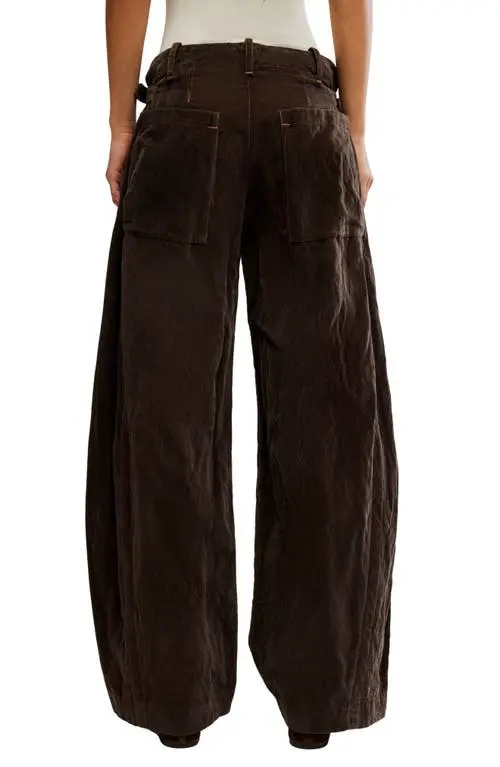 Free People Holding Onto This Velvet Pants