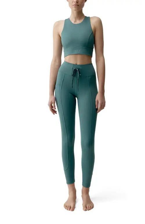 BORN LIVING YOGA Ariadna -support Seamless Sports Top - Cucumber