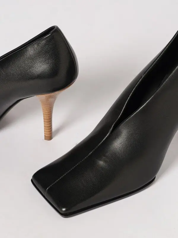 ALAIA Leather Pumps