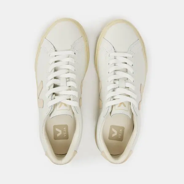 VEJA Leather Lowtop Sneakers - No