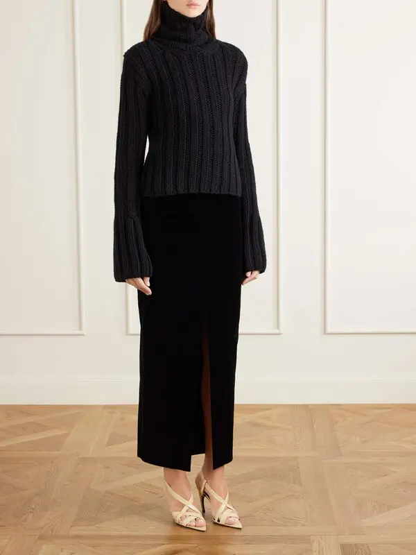 Khaite Kelly Ribbed Cashmere Sweater