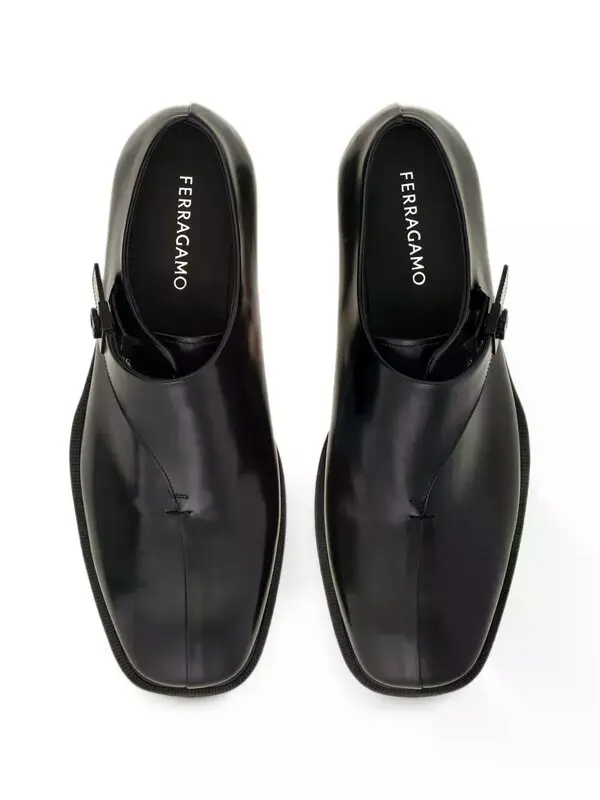 FERRAGAMO Derby Shoe With Hug Buckle - Black