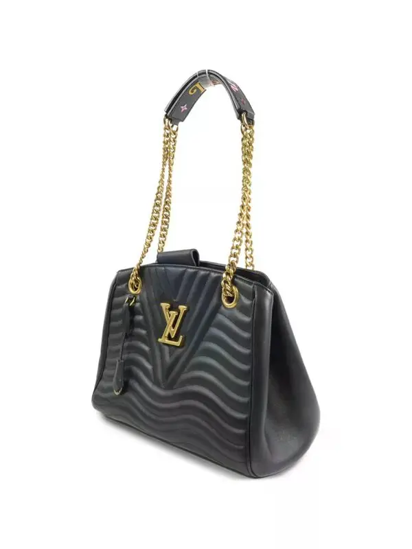 LOUIS VUITTON New Wave Chain Shoulder Bag