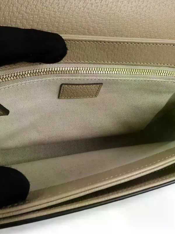 Gucci Medium Horsebit 1955 Gg Supreme Shoulder Bag - Neutrals