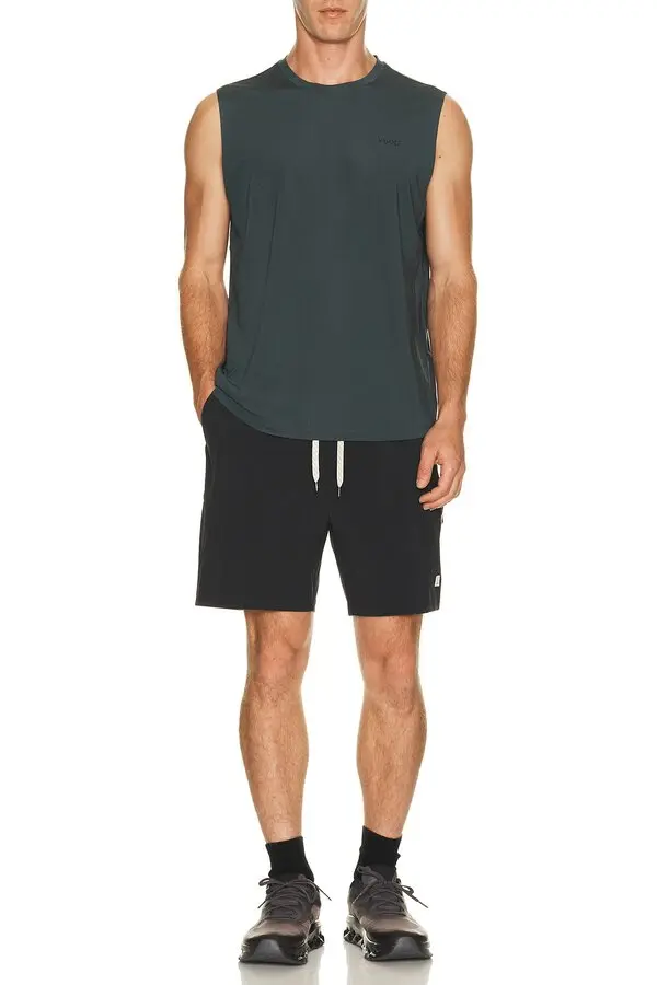 Vuori Viewpoint Muscle Tank 2.0 In Green - Hemlock