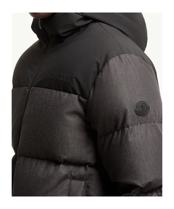 Moncler Oulojoki Hooded Mid-length Down Jacket