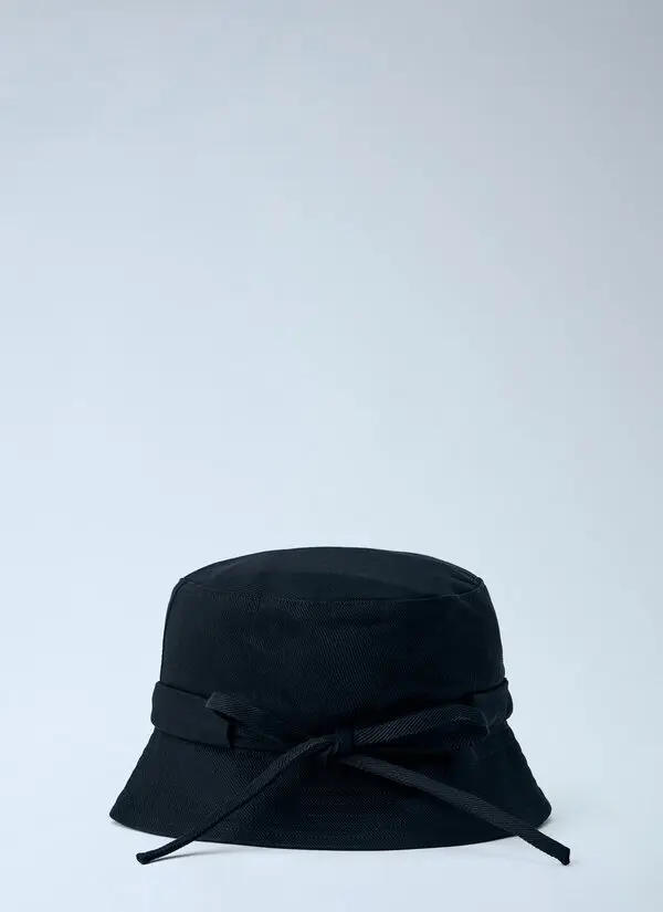 Jacquemus Le Bob Gadjo Bucket Hat