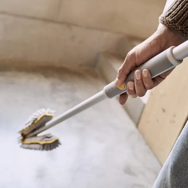 JOSEPH JOSEPH Cleantech Adjustable Floor Duster