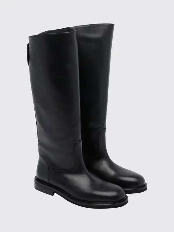 POEVE Smooth Calfskin Knee-high Boots With Side Zip And A Low Heel - Black