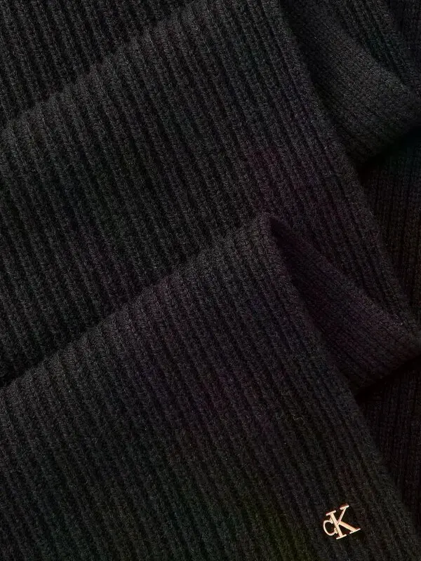 Calvin Klein Ribbed-knit Logo-plaque Scarf