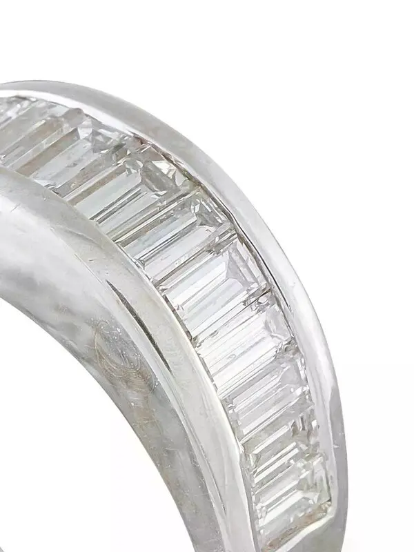LB EXCLUSIVE Diamond Baguette Ring