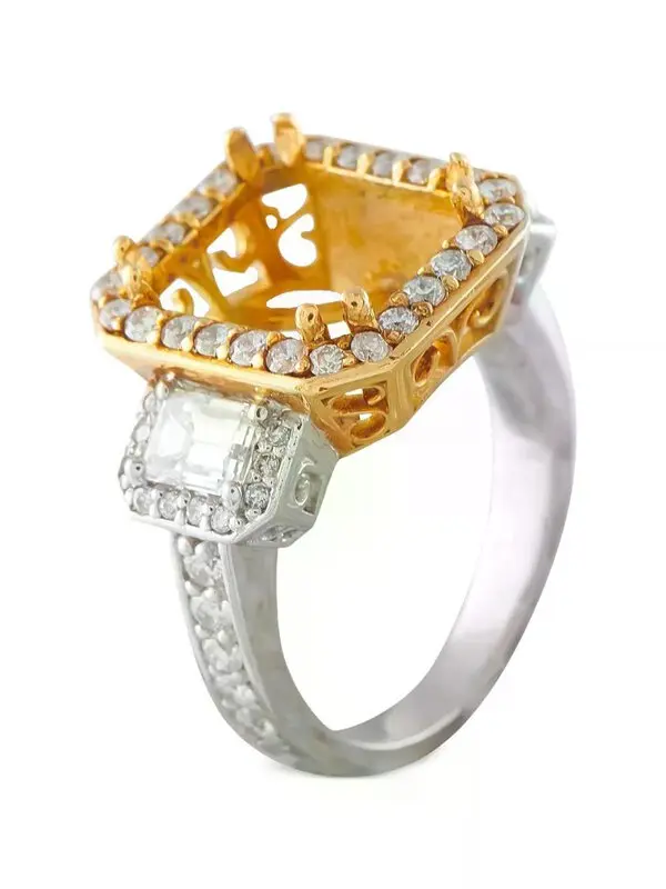 LB EXCLUSIVE Diamond Halo Ring