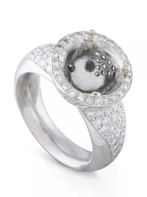 LB EXCLUSIVE Diamond Halo Ring