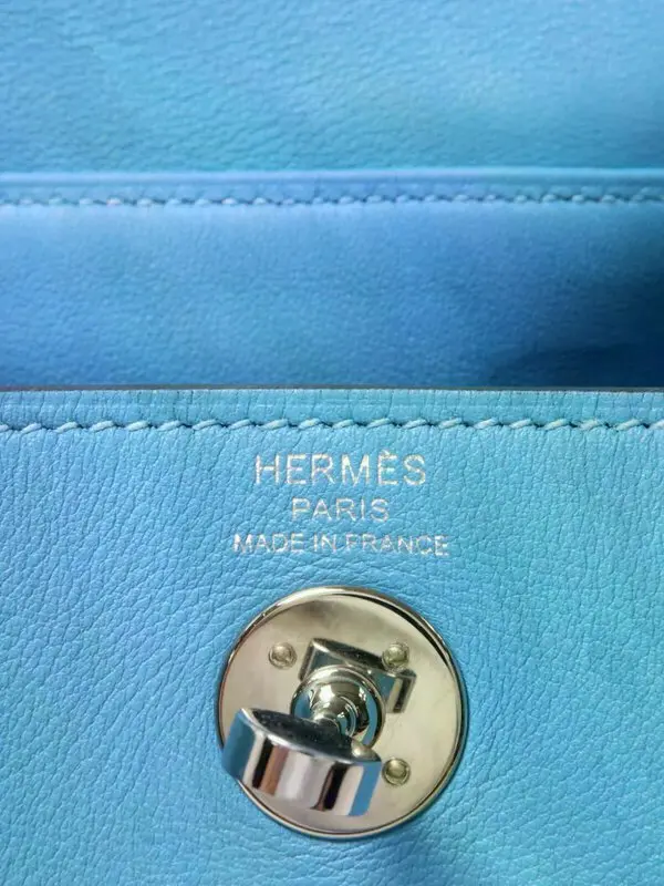 Hermès 2020 Mini Lindy Shoulder Bag - Blue