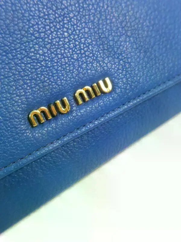 Miu Miu Chain-link Clutch Bag - Blue