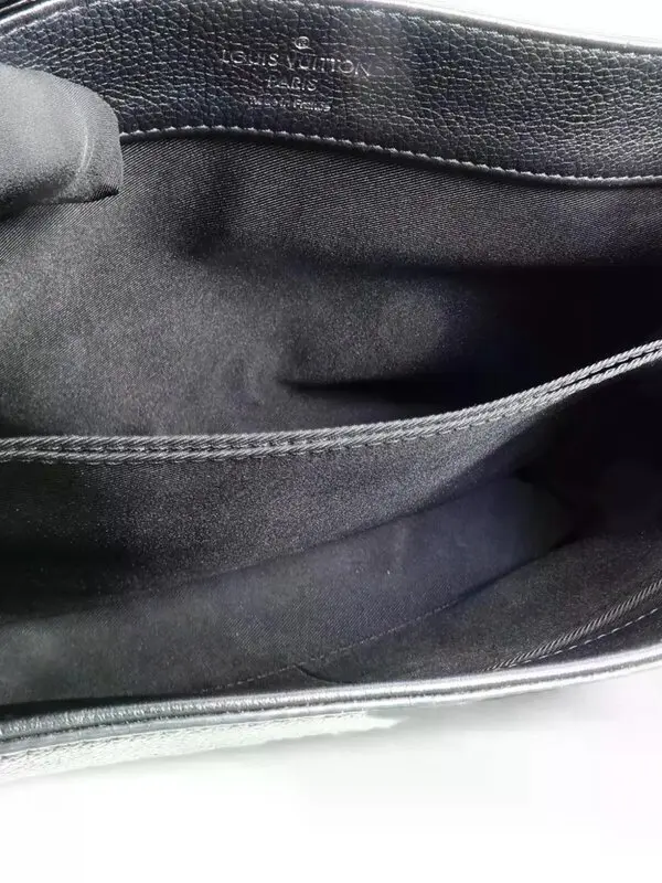 LOUIS VUITTON Lockme Ii Cartable Tote Bag