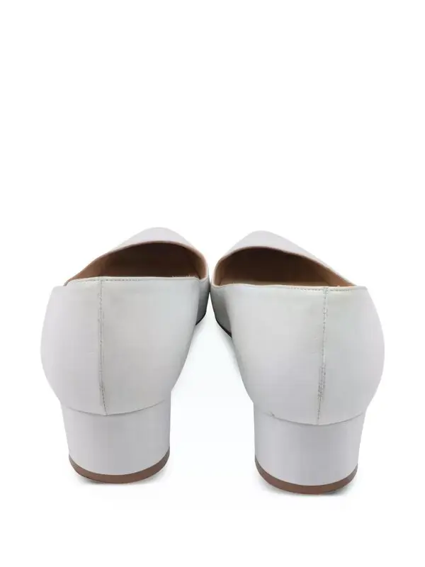Manolo Blahnik Pointed-toe Pumps
