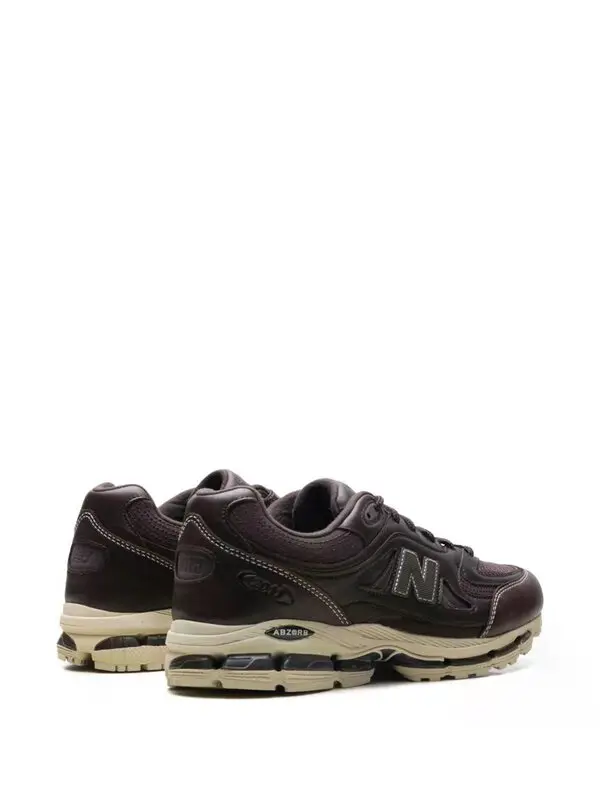 NEW BALANCE 2011 Low-top Sneakers - Brown