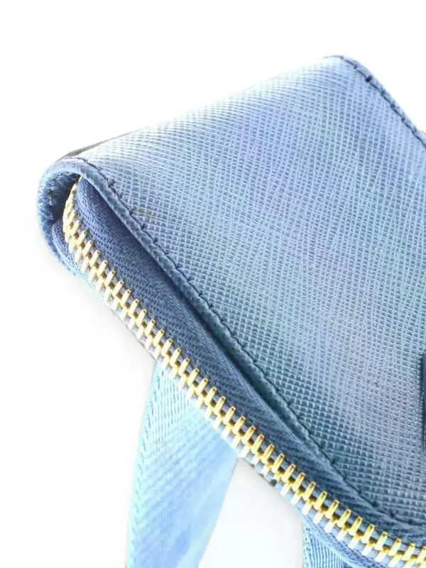Prada Re-edition 2005 Shoulder Bag Saffiano Leather Small Crossbody Bag