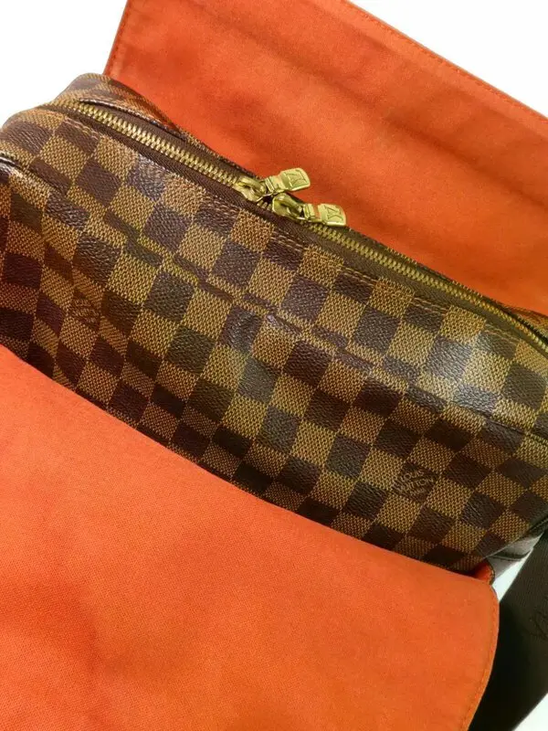 LOUIS VUITTON Damier Naviglio Messenger Bag