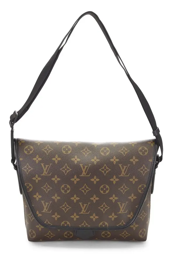 LOUIS VUITTON Monogram Macassar Magnetic Messenger
