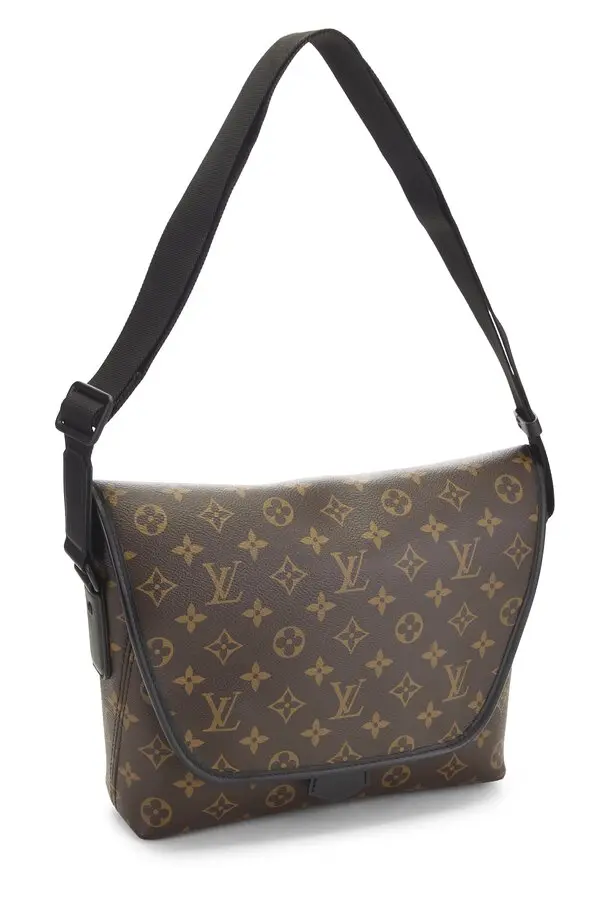 LOUIS VUITTON Monogram Macassar Magnetic Messenger