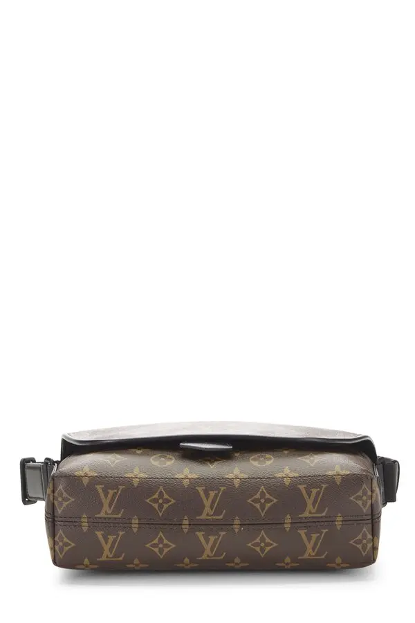 LOUIS VUITTON Monogram Macassar Magnetic Messenger