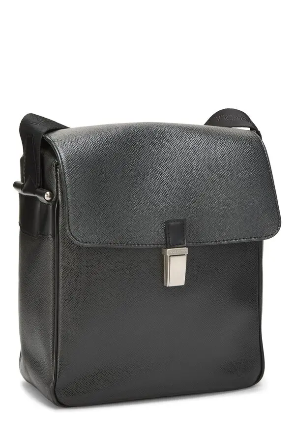 LOUIS VUITTON Taiga Leather Yaranga Satchel