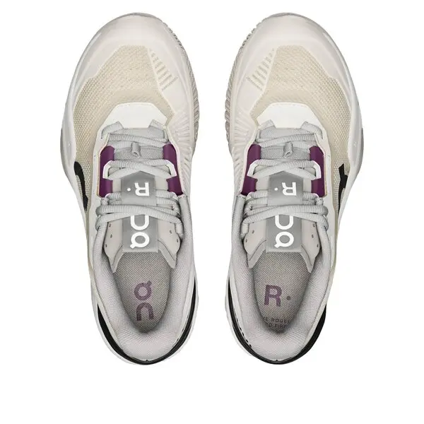 On The Roger Pro Fire 'grain Ivory