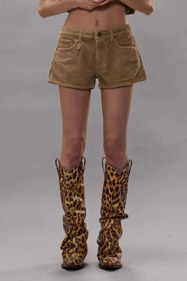 R13 Effie Short