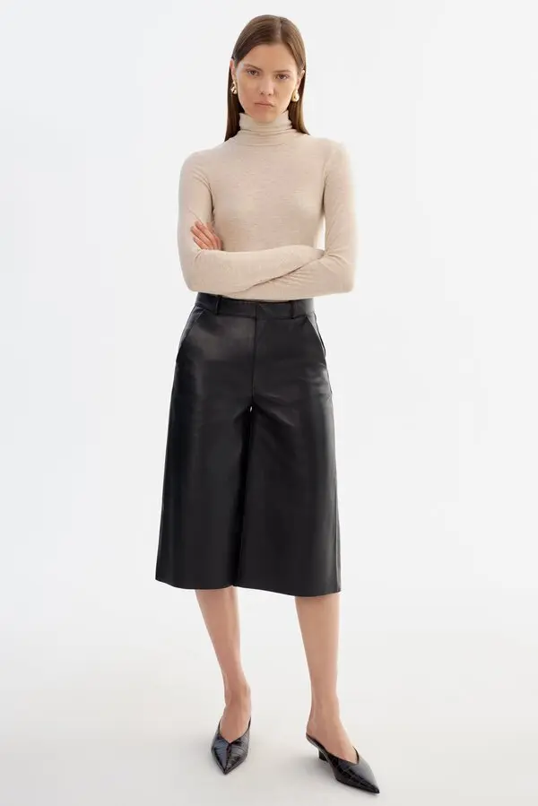 LAMARQUE Lise Leather Bermuda Shorts - Black