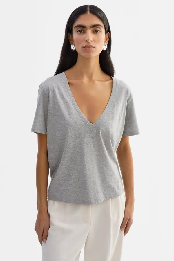 LAMARQUE Cecilia Deep V-neck Tee - Heather Grey