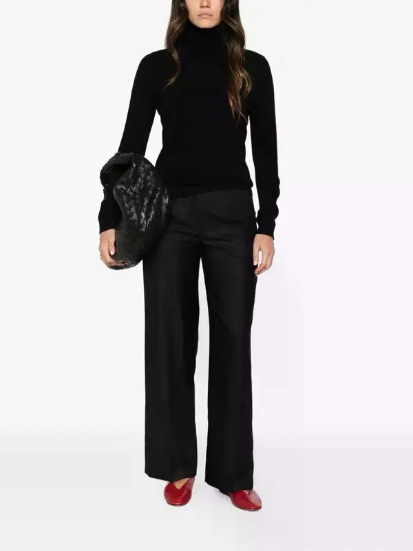 VELA SHOP Roll-neck Sweater