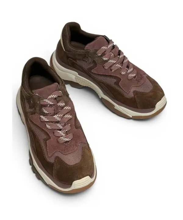 Ash Round-toe Sneakers