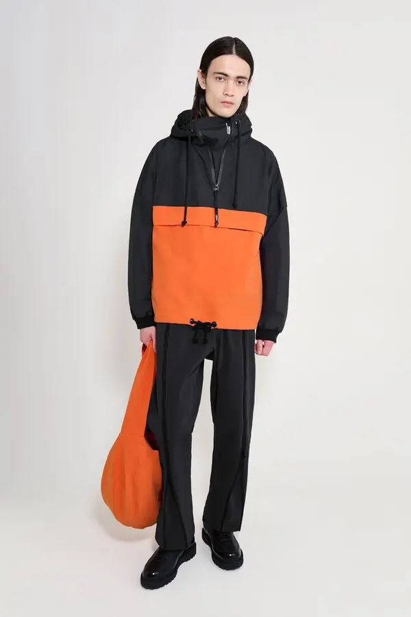 Stutterheim Forsa Two-tone Matte Anorak Black/pumpkin