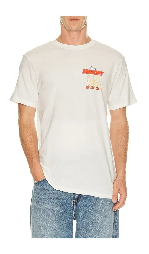 THE FORECAST AGENCY Peanuts Athletic Tee In White
