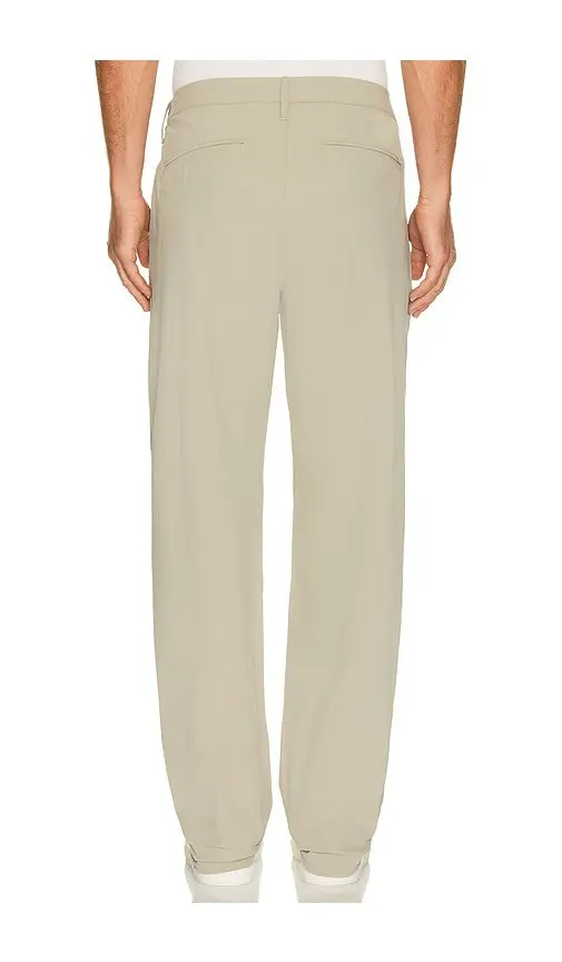 Vuori Meta Classic Fit Trouser In Beige