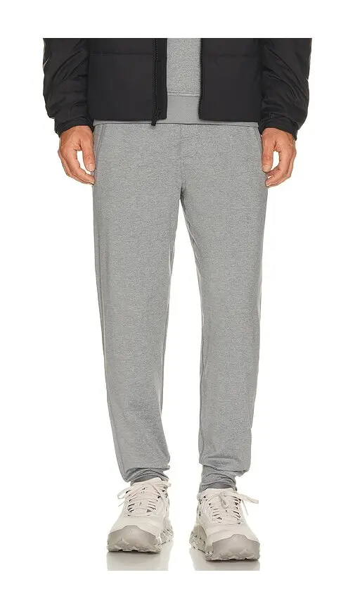 Vuori Ponto Performance 28 Jogger In Grey