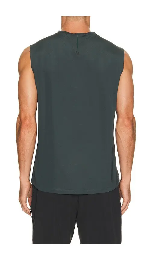 Vuori Viewpoint Muscle Tank 2.0 In Green