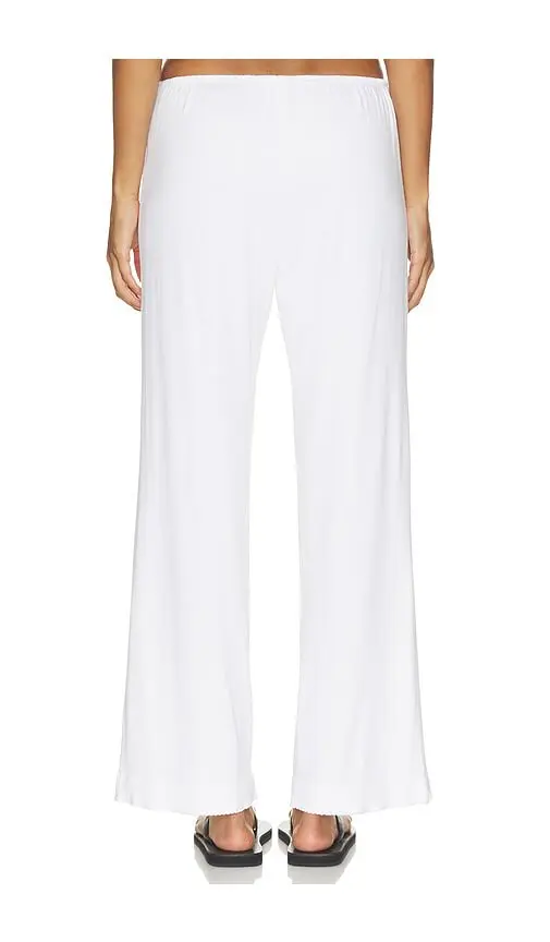 Donni. The Baby Rib Scallop Simple Pant In White