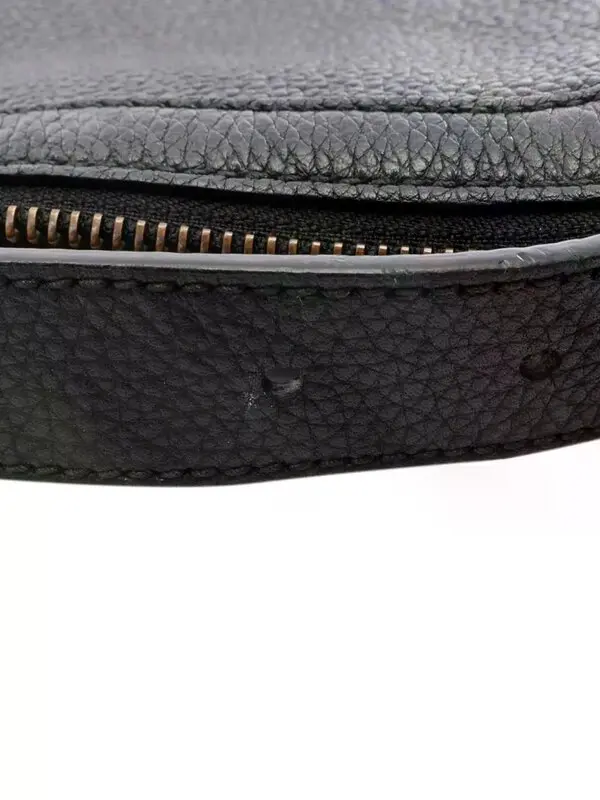Gucci 2000-2015 Grained Calfskin Logo Half Moon Crossbody Bag - Black